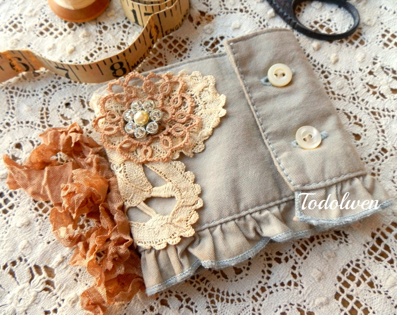 Todolwen: Creative Leftovers .. A Needle Book