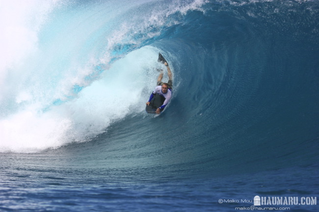 de todo un poco: Banzai pipeline y Teahupoo bodyboard