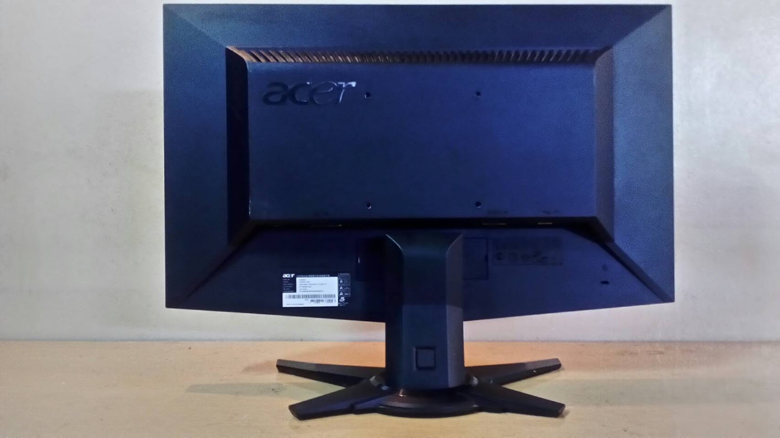 เครื่องเสียง ลำโพง คอมพิวเตอร์ มือสอง: จอคอม ACER 20 นิ้ว