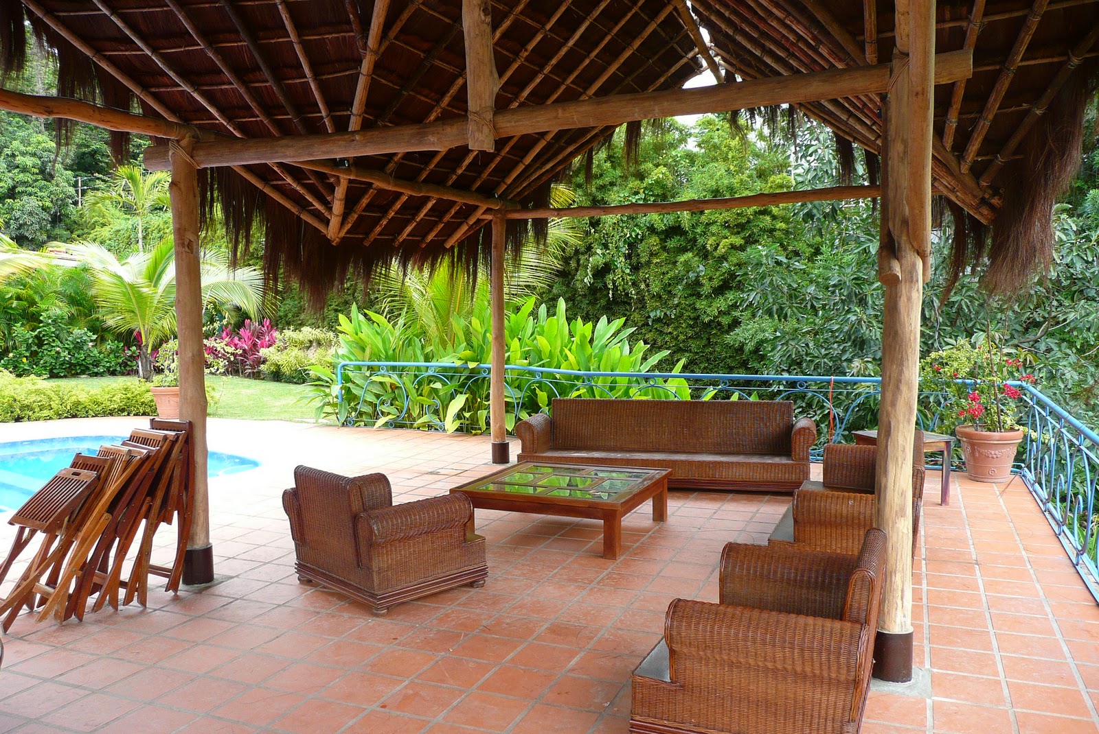 ARQUITECTURA INDÍGENA: CHURUATAS, CANEYES, SHABONOS,....