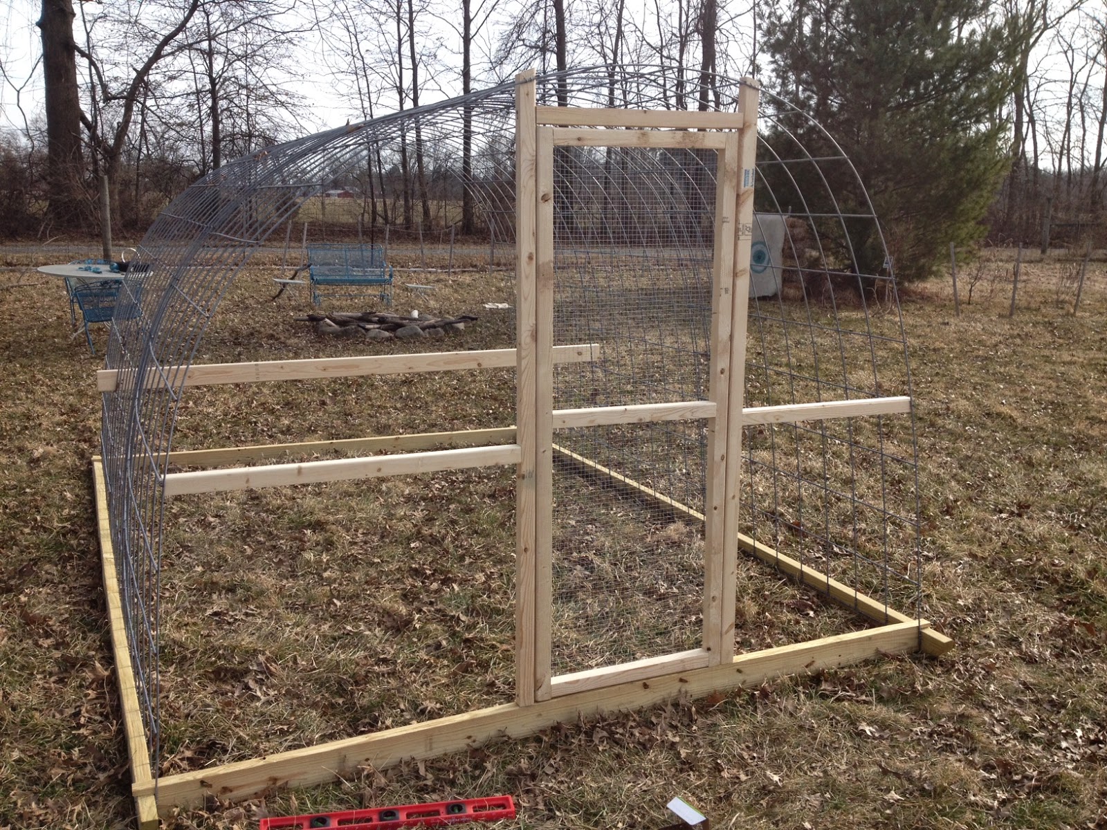 little country house: DIY Chicken Tractor