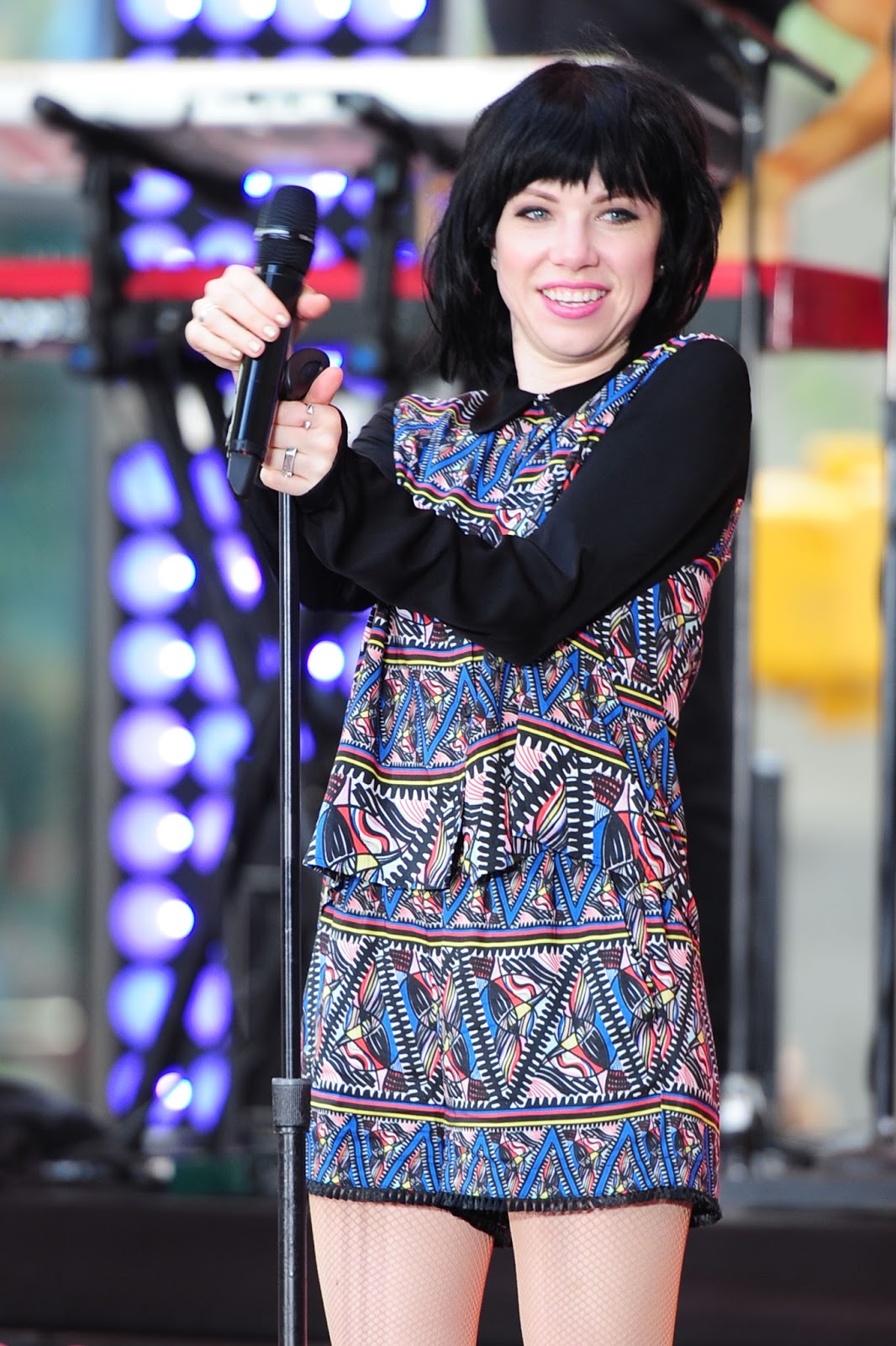 haykhota.com: Singer @ Carly Rae Jepsen - Performing on the 'Today ...