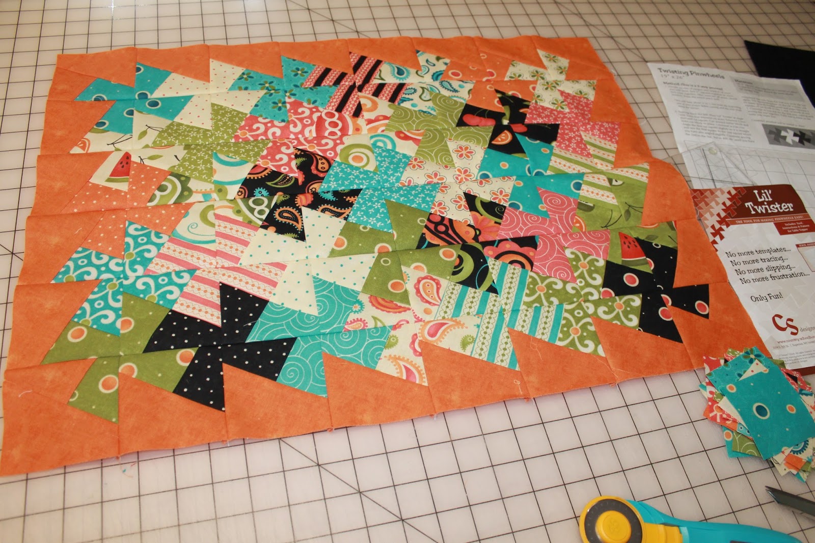 SunShine Sews...: 'Lil Twister Table Topper WIP
