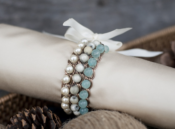 Beaded Linked Chain Bracelet Tutorial / The Beading Gem