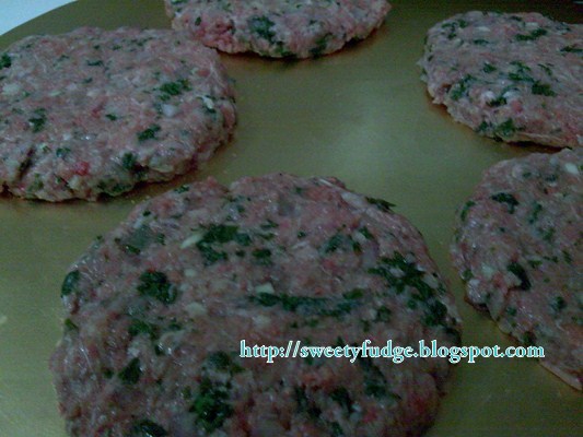 Sweetyfudge Bakery (001925672-X): Resepi: Homemade Burger