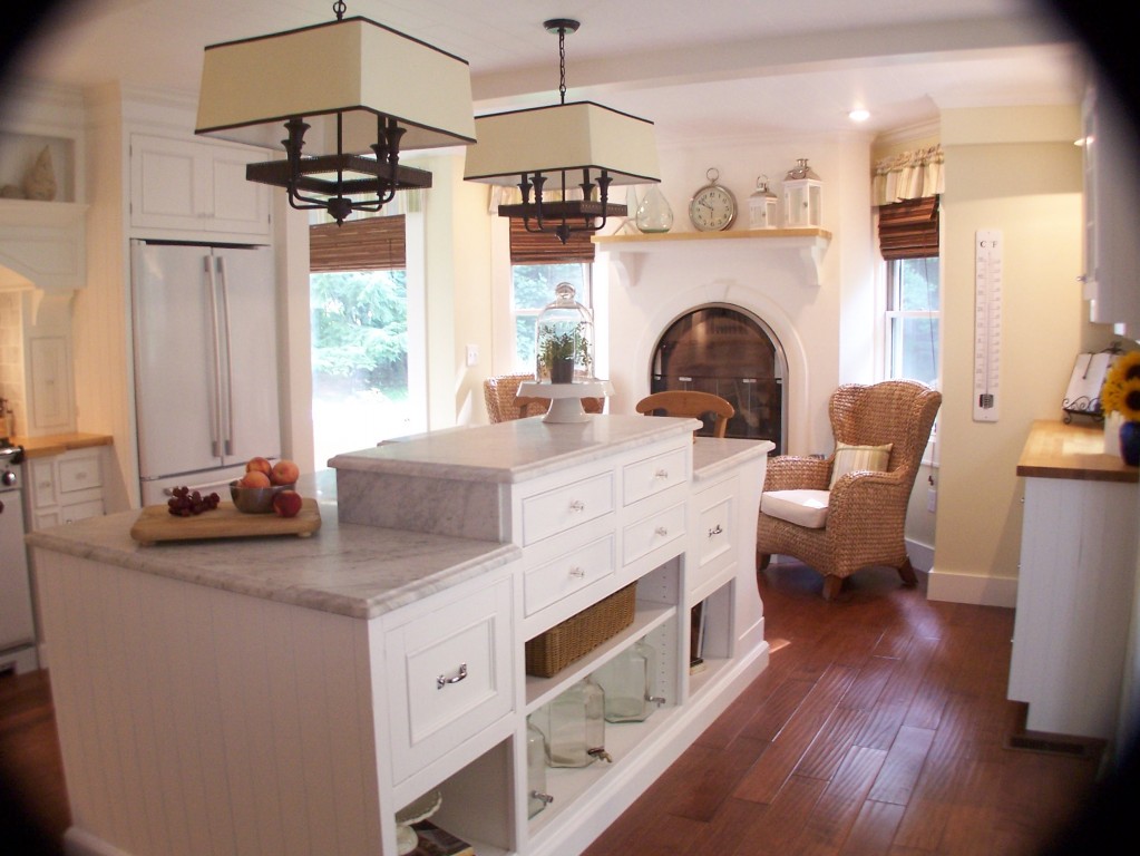 702 Hollywood: The Hearth of the Kitchen