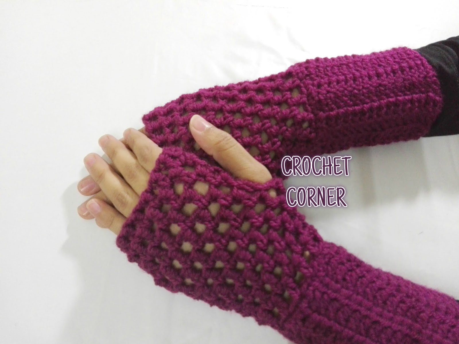 CROCHET CORNER: MITTENS