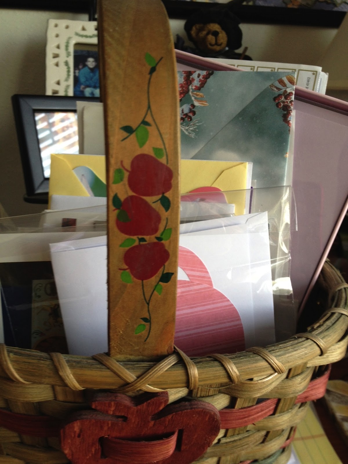 Tickled Pink Woman: My Lovely Little Writing Basket…