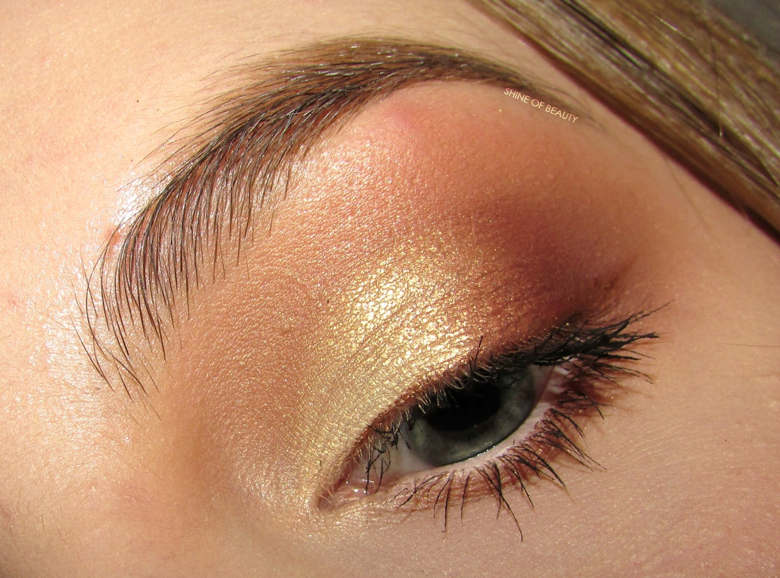 BLOGMAS 2018: Golden makeup look — Shine Of Beauty