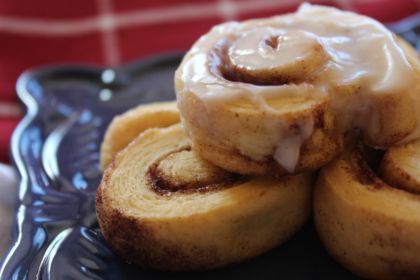 Barbara's Beat: MOMtrepreneur Baker of the DayBite-Sized Cinnamon Rolls ...