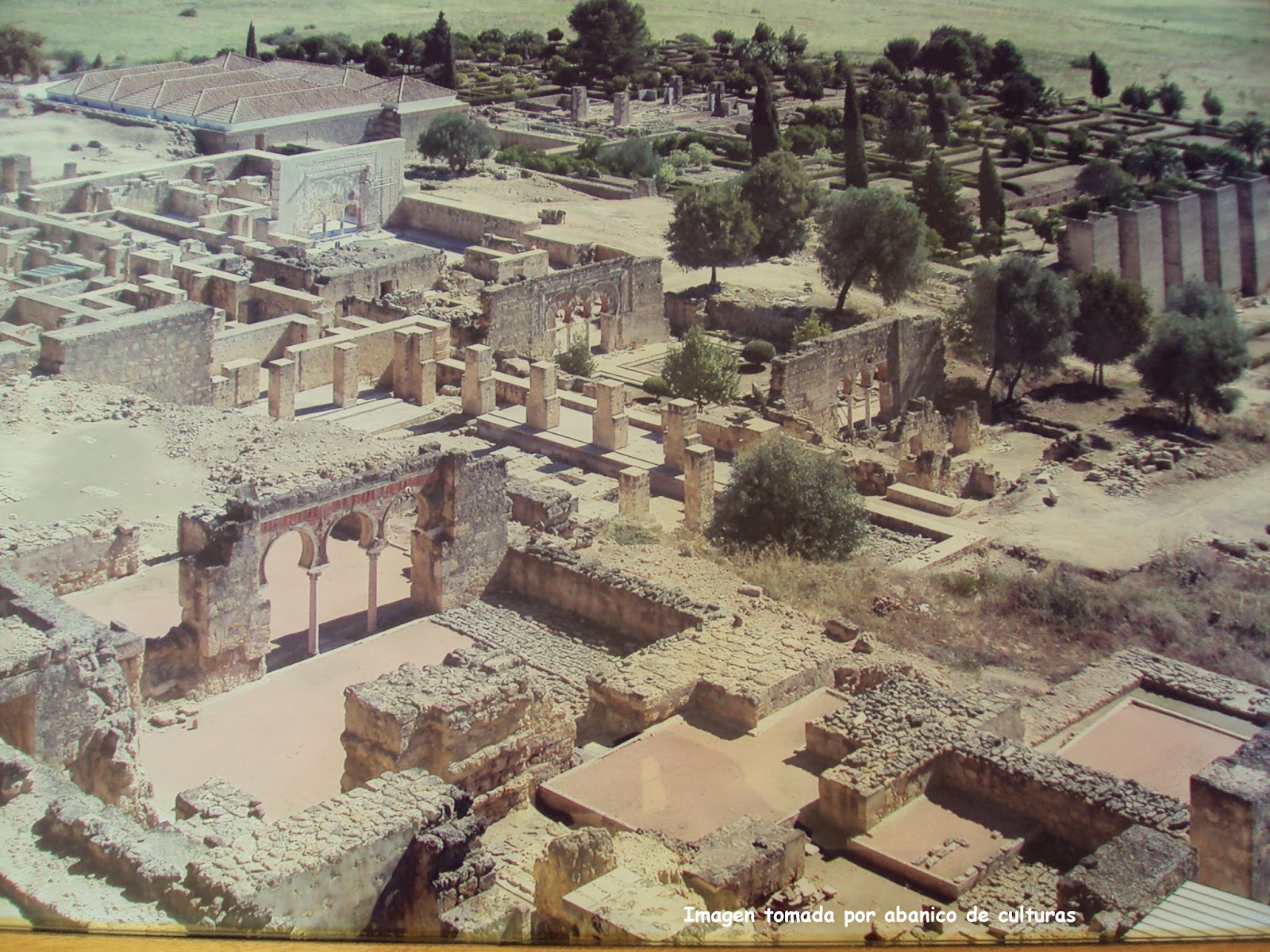 Abanico de culturas: La leyenda de Medina Azahara