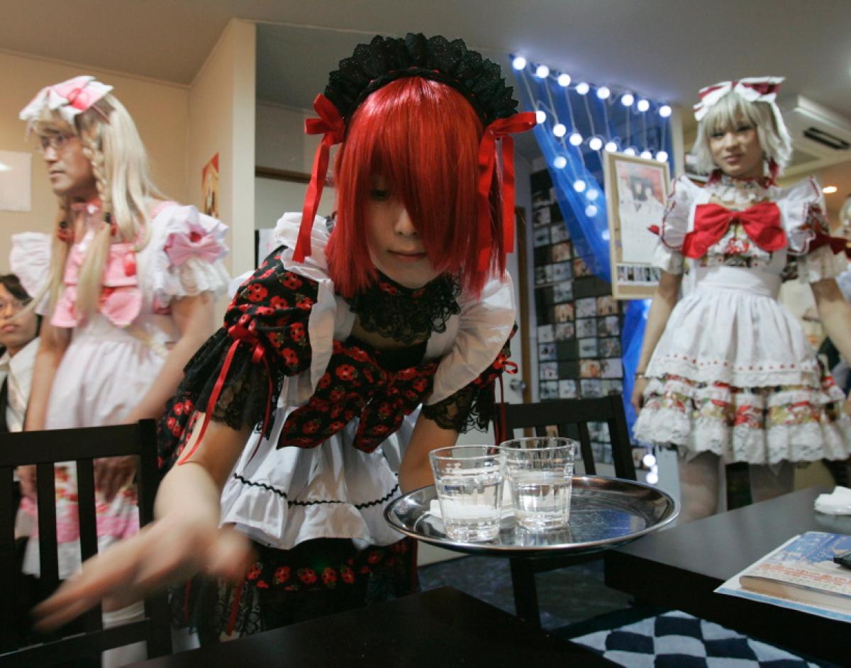 Crossdressing Maid Cafe
