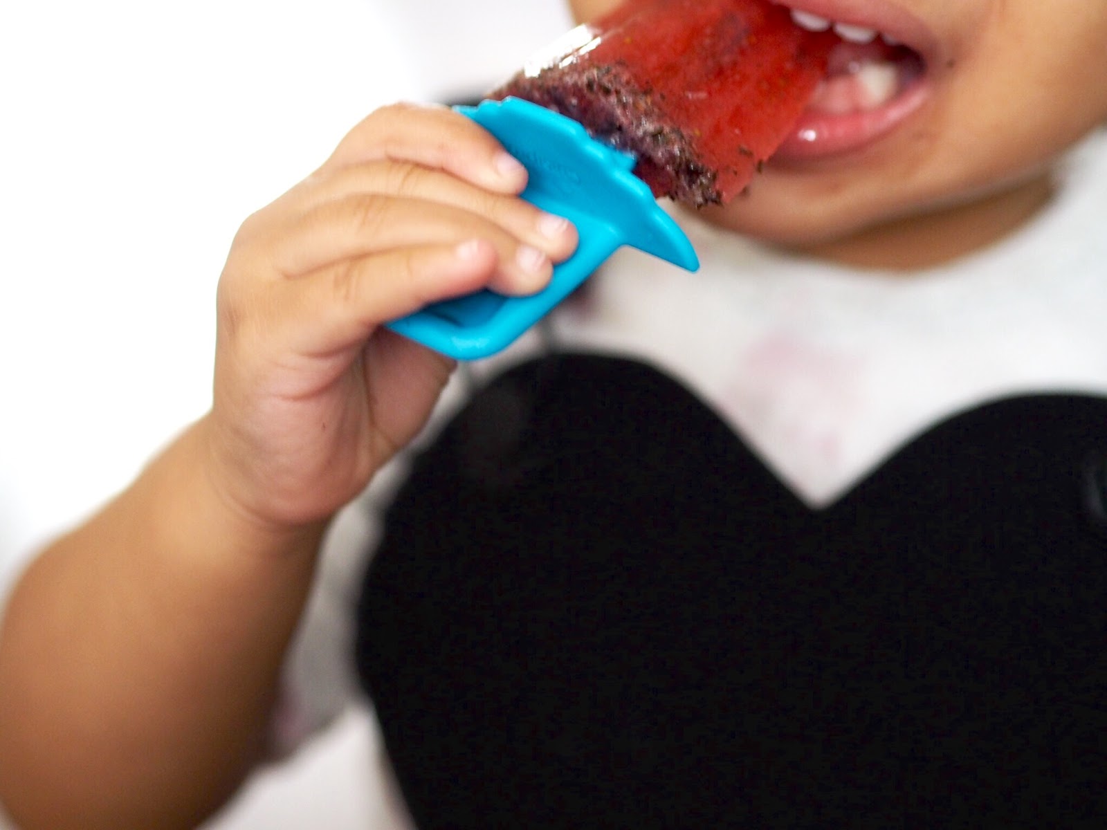 Recipe: Strawberry Ice Pops With A Twist - Eat.Love.Live