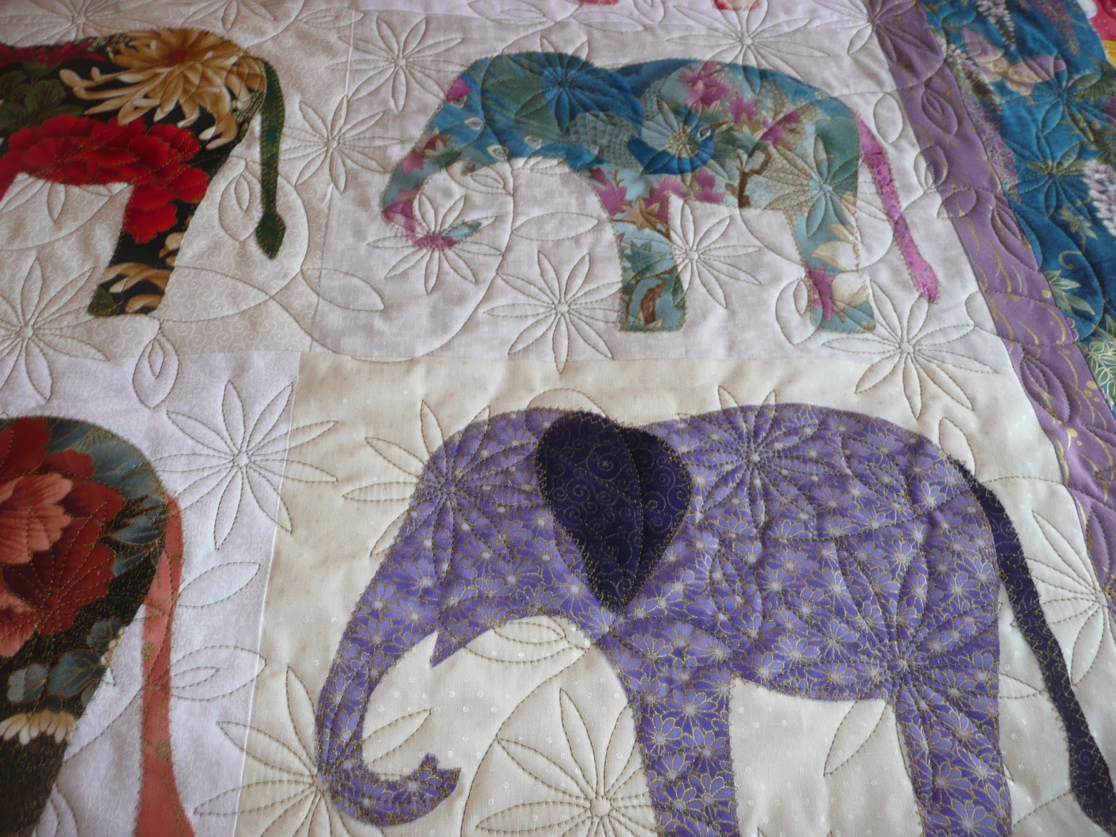Acorn Ridge Quilting: Barb's Elephant Walk Quilt