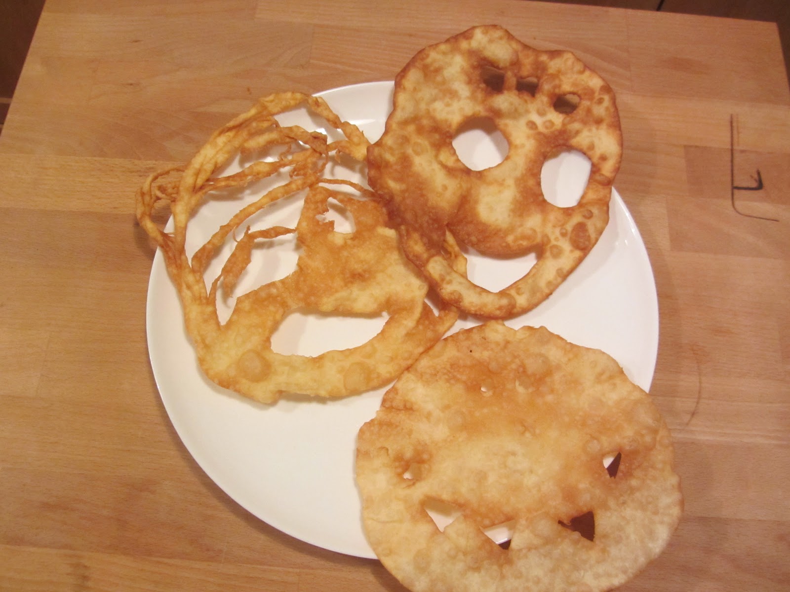 Top of the World Cakes: Icelandic Christmas "Leaf Bread" - Laufabrauð