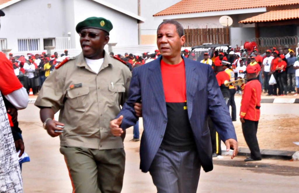 UNIVERSAL: A Kitanda de Espionagem do General Zé Maria