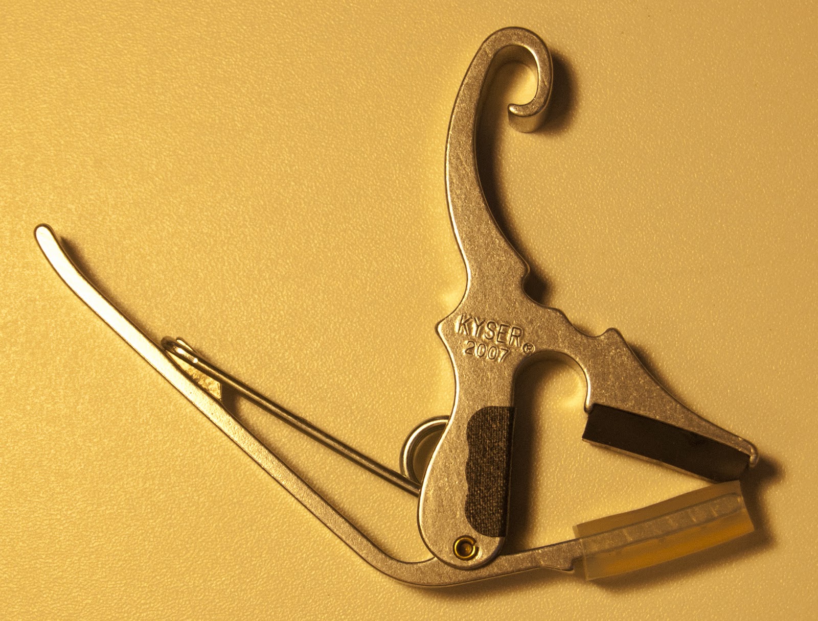 Guitart: DIY a Drop D Partial Capo