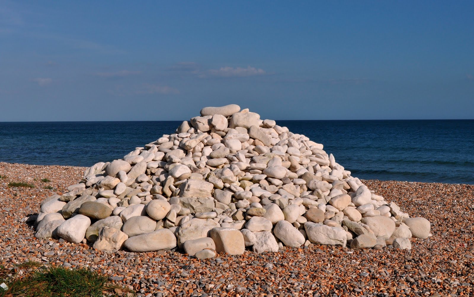 ROBDOGS MOUNTAIN BLOG: StoneBalancing - Adrian Gray