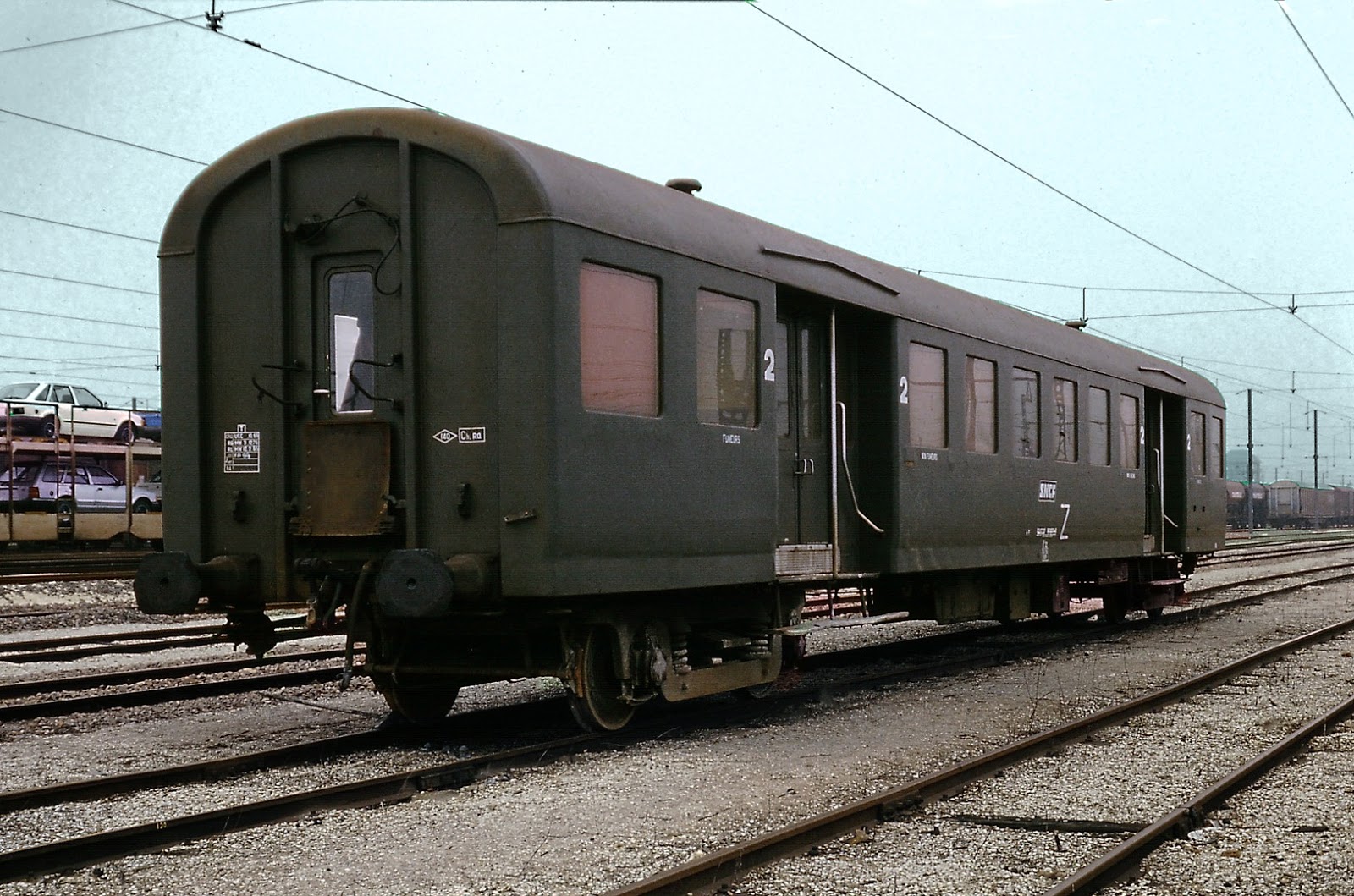 transpress nz: SNCF 2nd class passenger car with two middle entrances ...