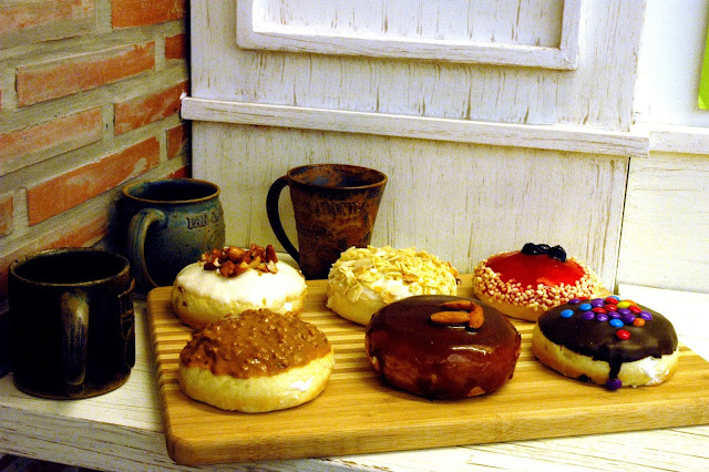 DUDE FOR FOOD: Ready for the Pan de Donut? Now Baking at Pan de Manila