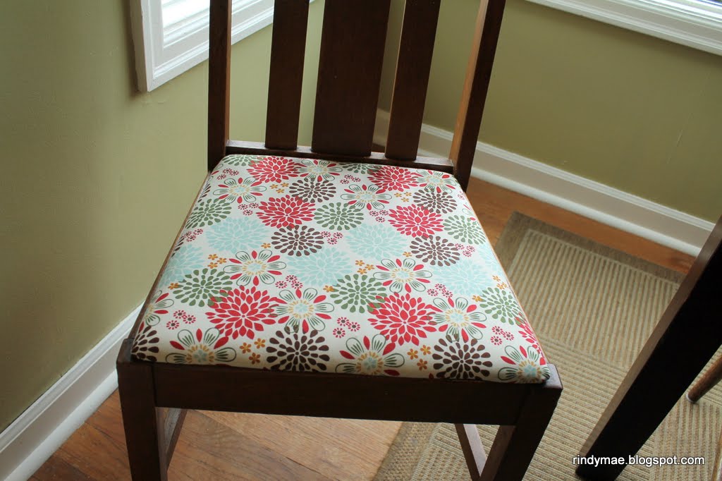 Rindy Mae: Quick and Easy Dining Chair Makeover