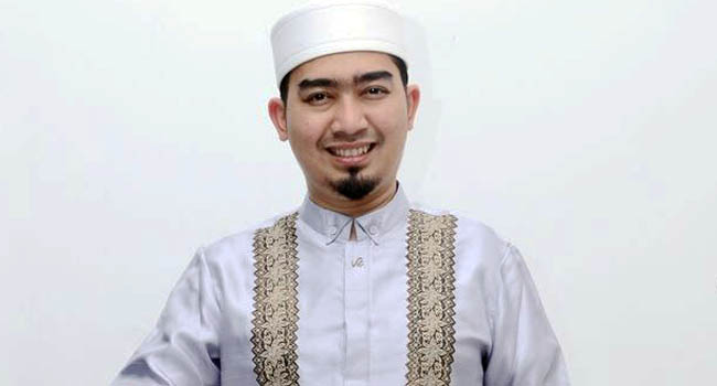 Kumpulan Foto Ustad Solmed Terbaru Lengkap - FiqihMuslim.com