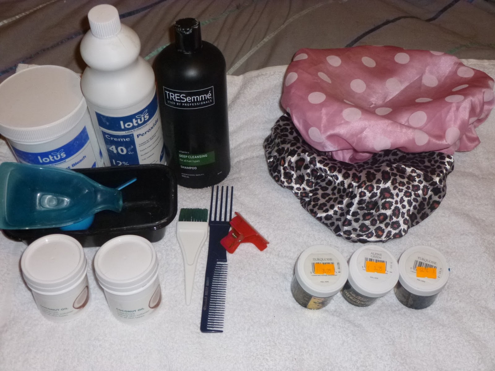 MoonFairys World: Directions Alpine Green and Turquoise Bleach and re-dye