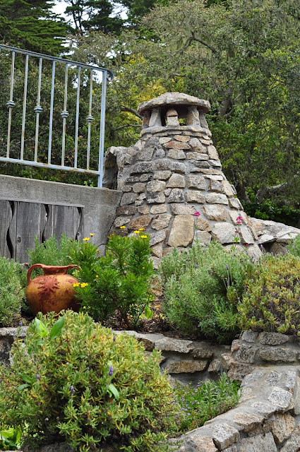 SIMPLE N SIMPLE: Carmel Highlands Station & General Store