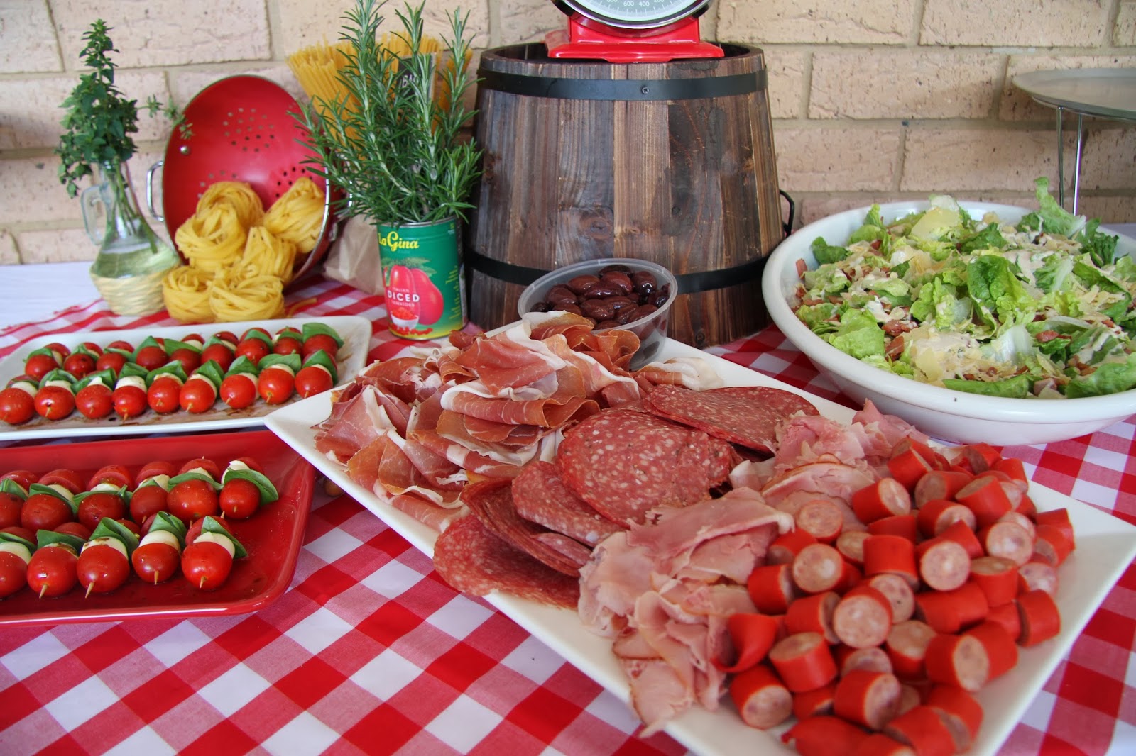 Leonie's Cakes and Parties . . . . .: Italian Party