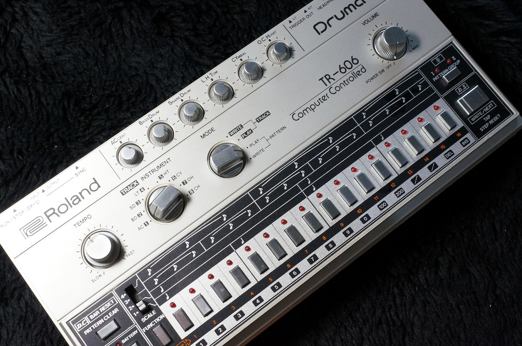 MATRIXSYNTH: Roland TR-606 Drum Machine