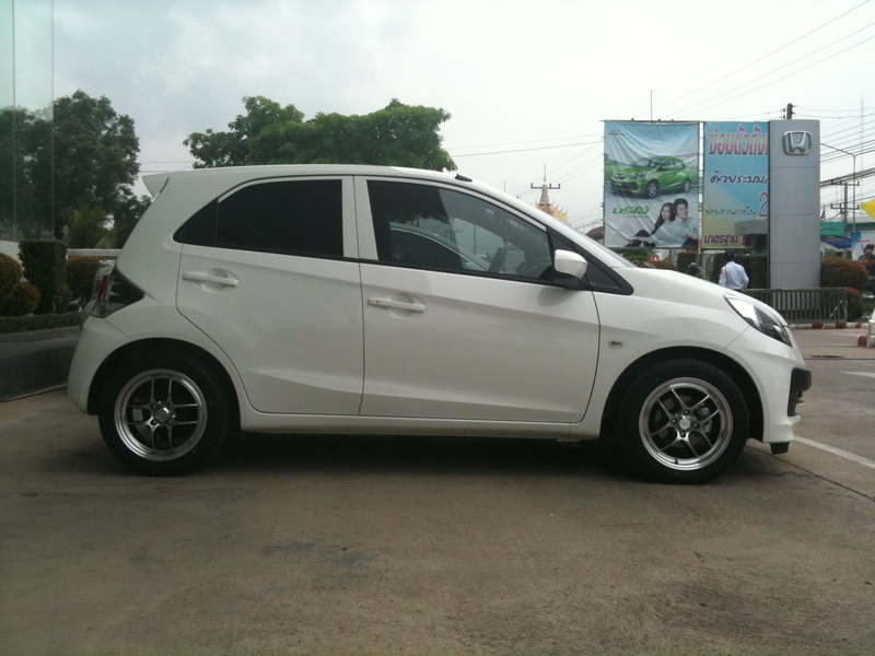 TheNextPicture: Honda Brio Hatchback - Interior & Exterior Pictures