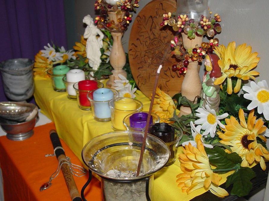 Breaking The Chains: Ideas: Decorando el altar de Litha