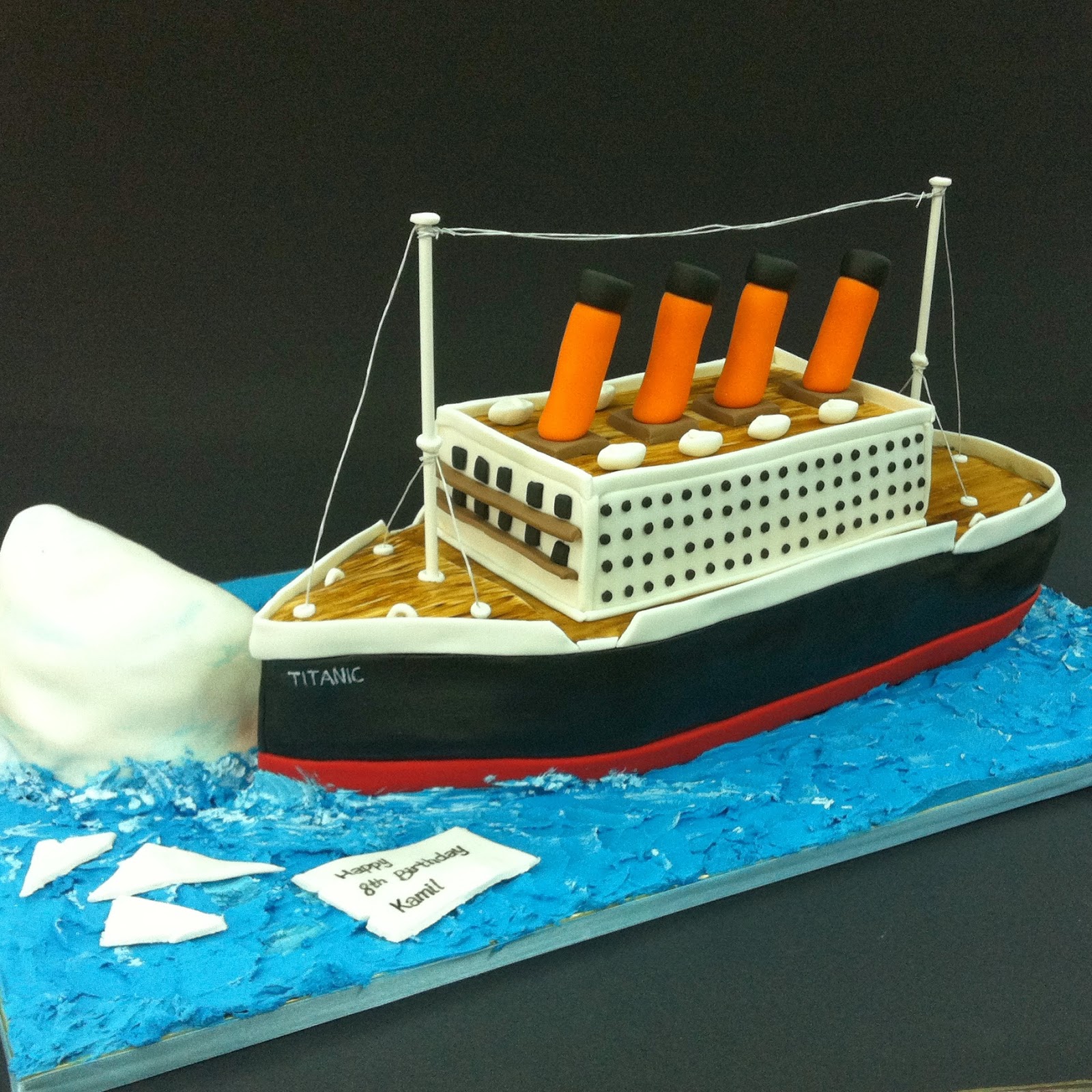 TeaRoom by Bel Jee: Titanic Ship Cake