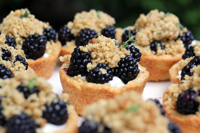 Blue Kale Road: Blackberry Mini Pies with Walnut-Thyme Streusel