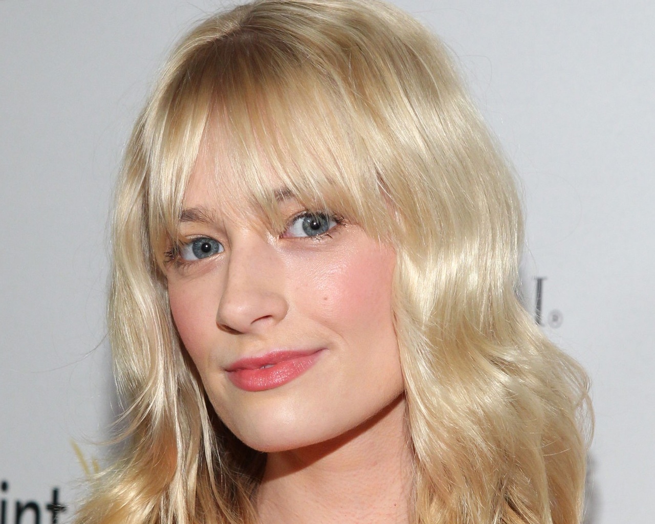 Beth Behrs Photo Gallery2 | Tv Series Posters and Cast