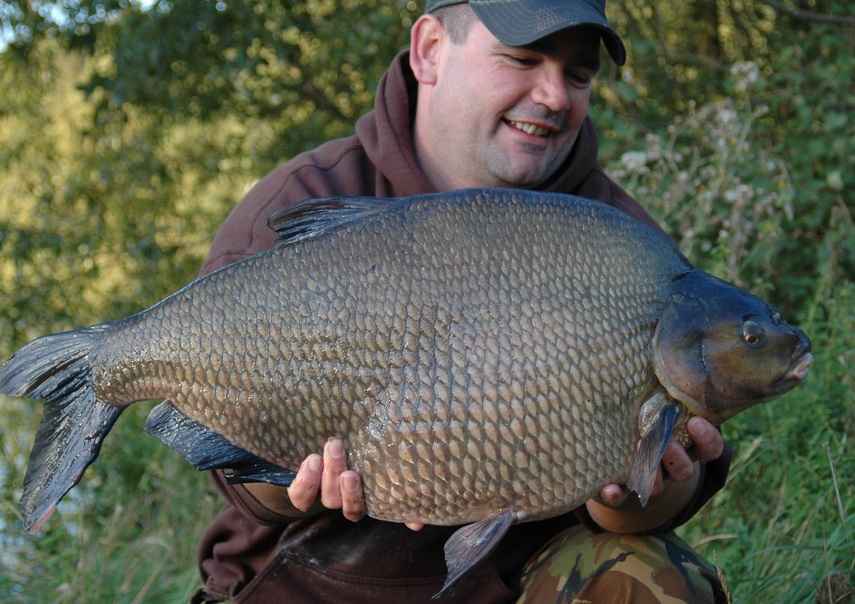 Brits record brasem op 23lb