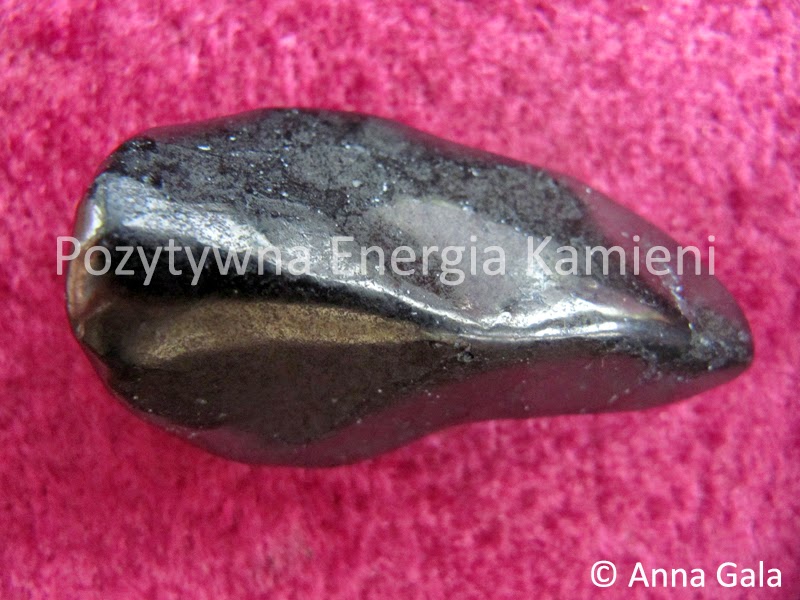 Pozytywna Energia Kamieni: Szungit (Shungit)