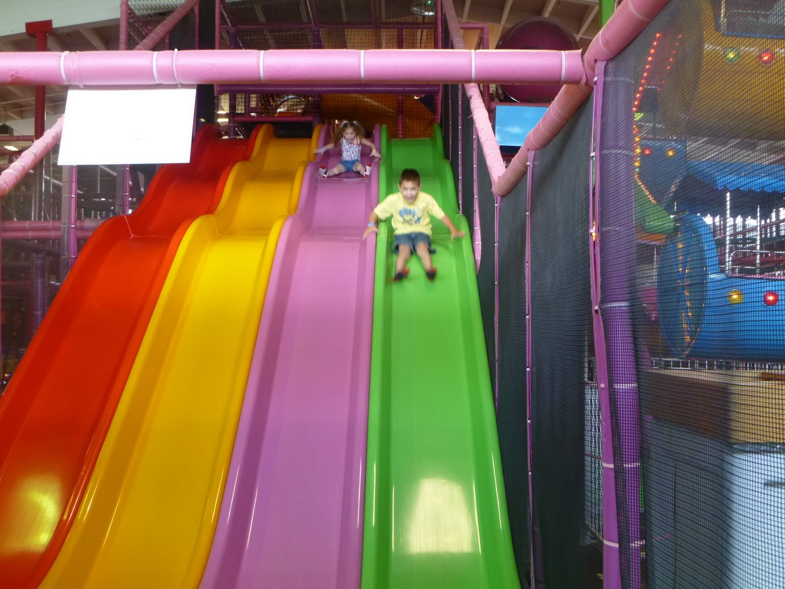 Evan and Lauren's Cool Blog: 7/1/11: Bonkers Funhouse Pizza