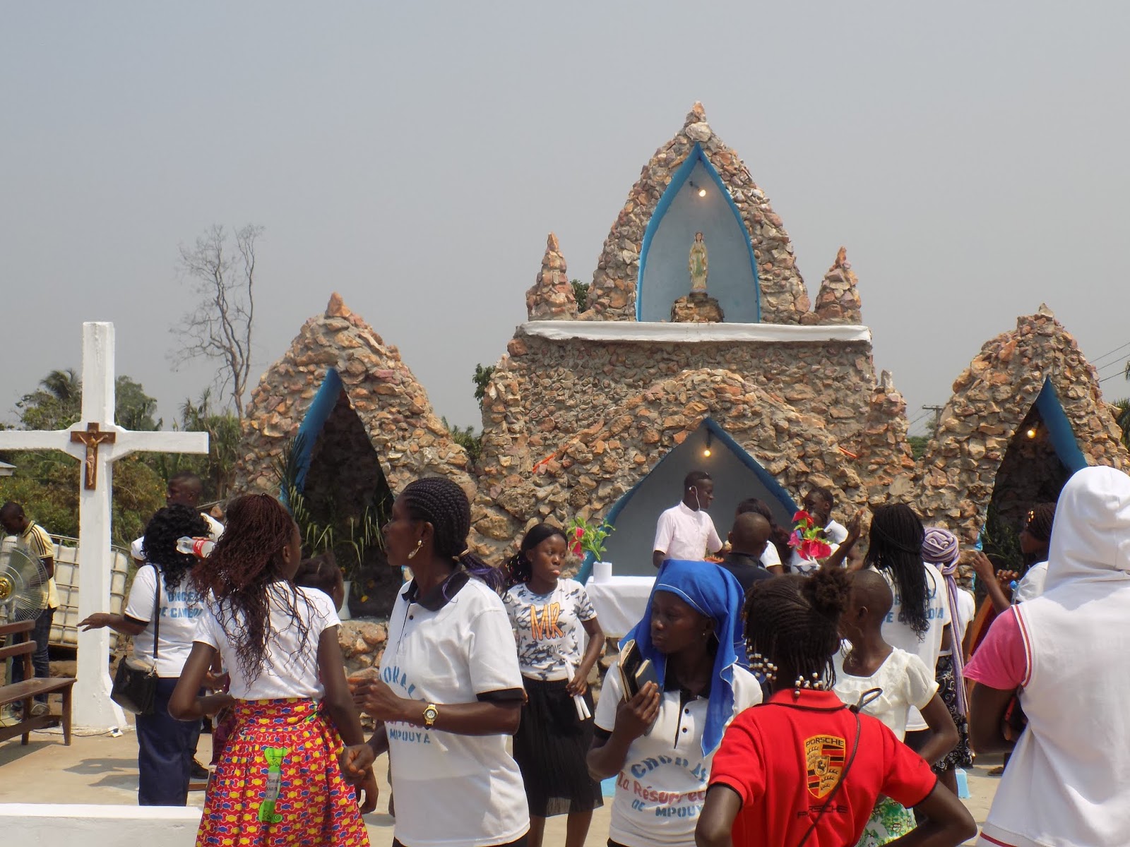 Diocèse de Gamboma : La bénédiction de la Grotte Mariale de Mpouya ...