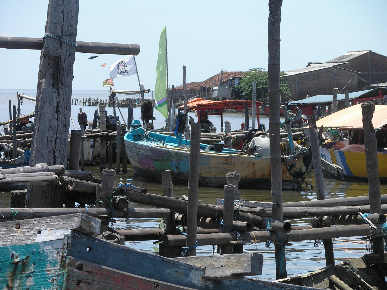 a Walk in Semarang: Snapshots to Tambak Lorok Fisherman's Waterfront ...
