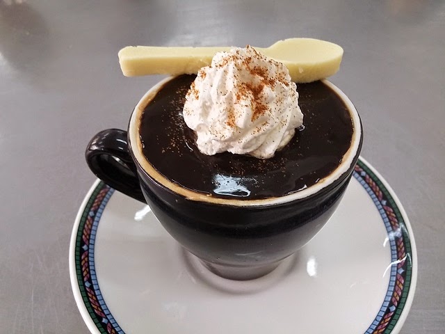 MIL POSTRES: ¿CAPUCHINO O MOUSSE DE CAFÉ?