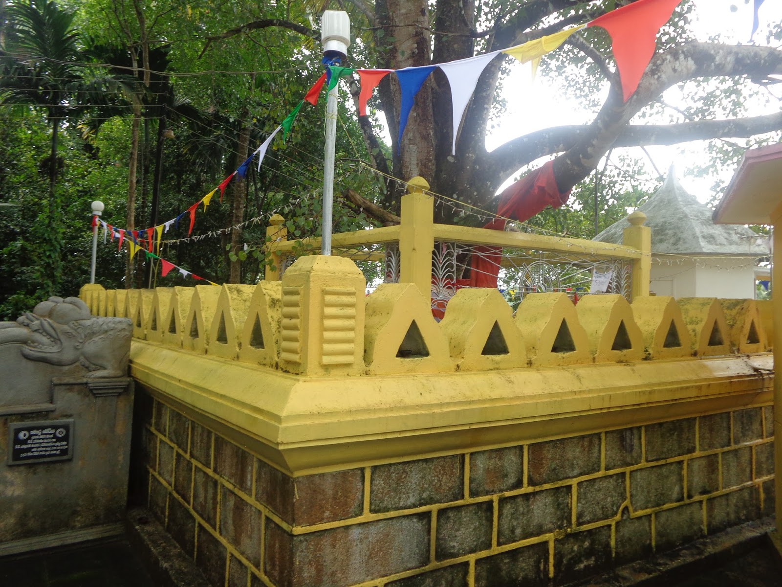 Medawala - 081 2490961: Vihara Photos