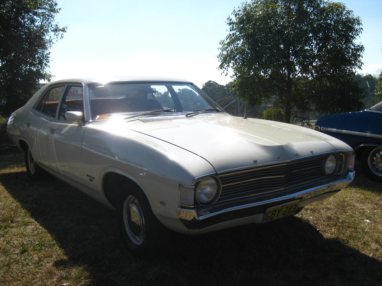 Aussie Old Parked Cars: 1972 Ford XA Falcon 500 Sedan - 250 CID