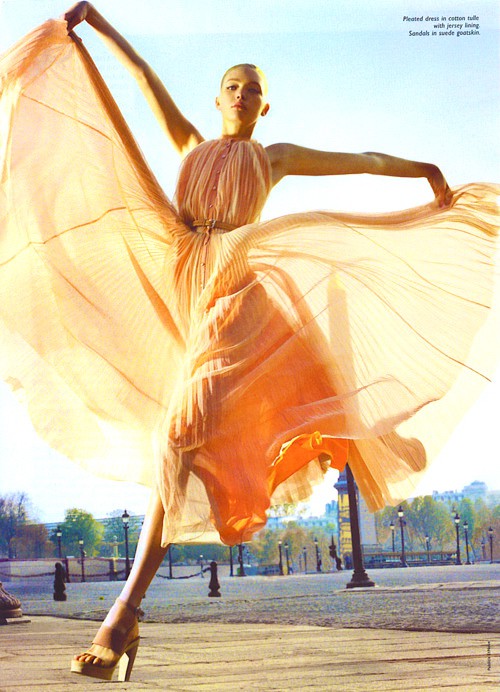 Twirling Clare: peach please