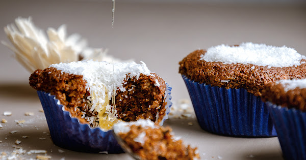 Queques de Coco, Alfarroba e Mel (sem açúcar refinado e sem glúten ...