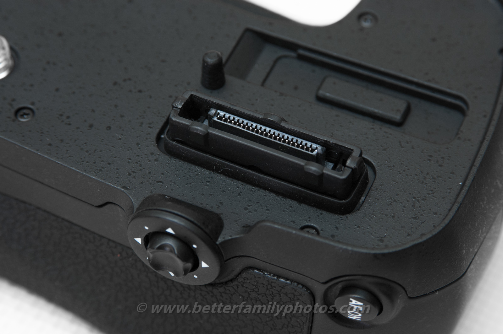 Better Family Photos: Cheap Battery Grip for Nikon D600 - First Impressions