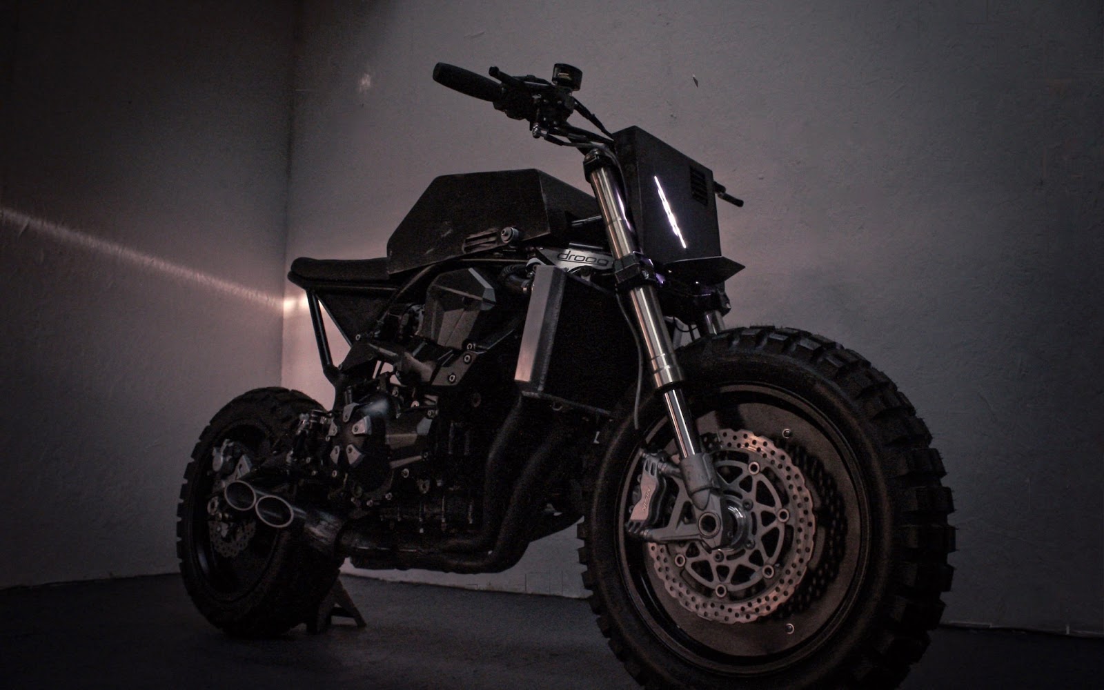 Zed 1.0 - Inazuma café racer