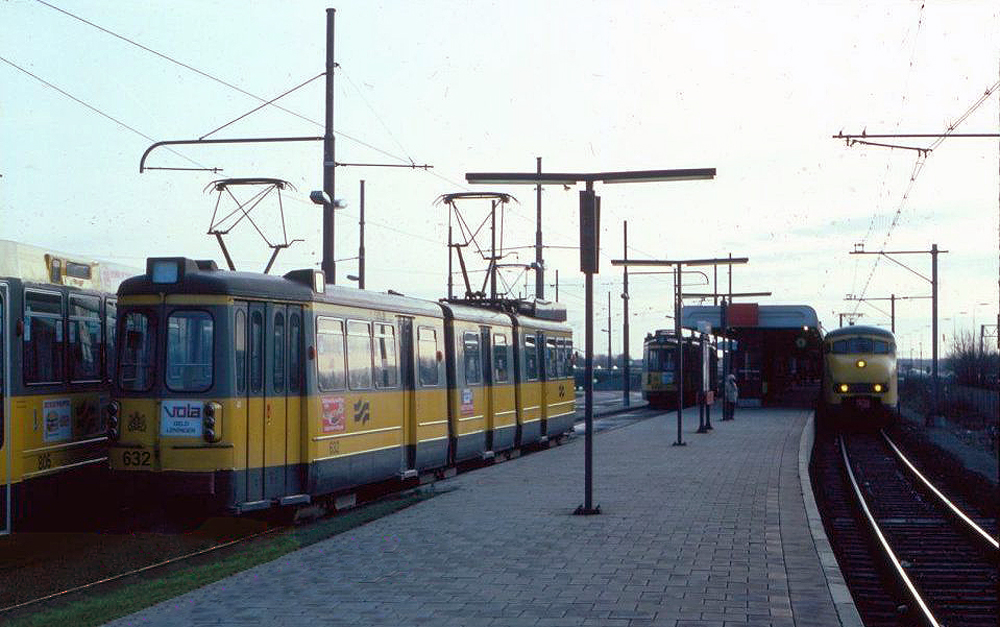 transpress nz: heavy-light rail interchange in outer Amsterdam, 1982