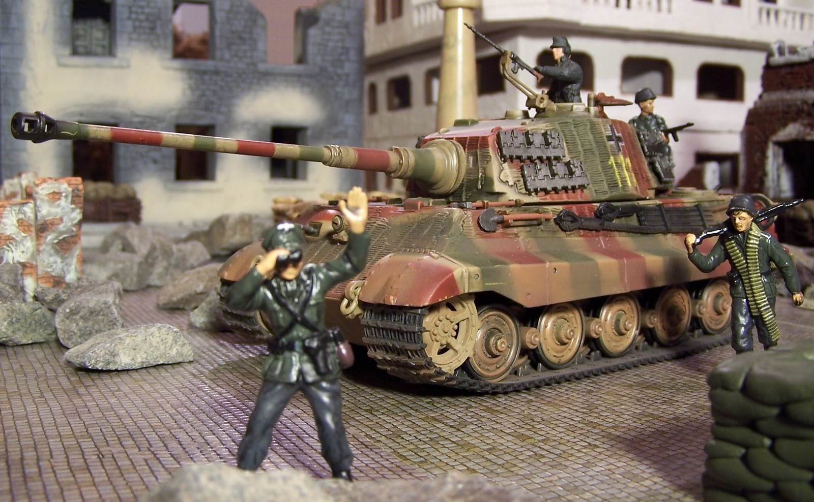 WWII Plastic Toy Soldiers: Introducing the King Tiger