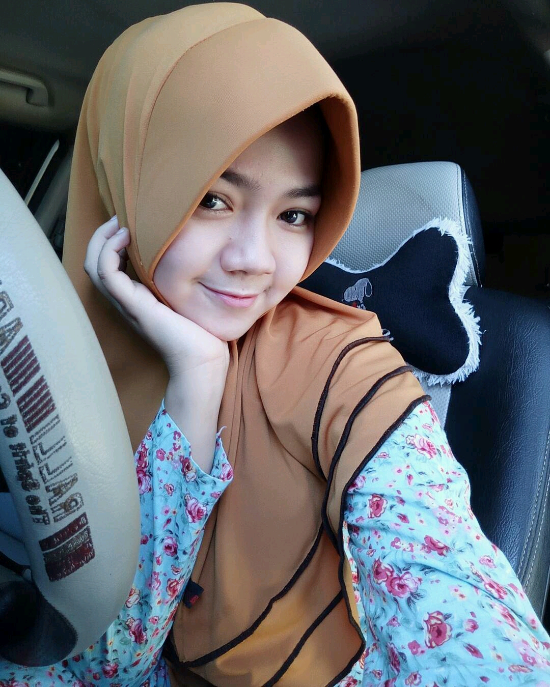 Foto gadis berjilbab cantik terbaru - CantikaMagz